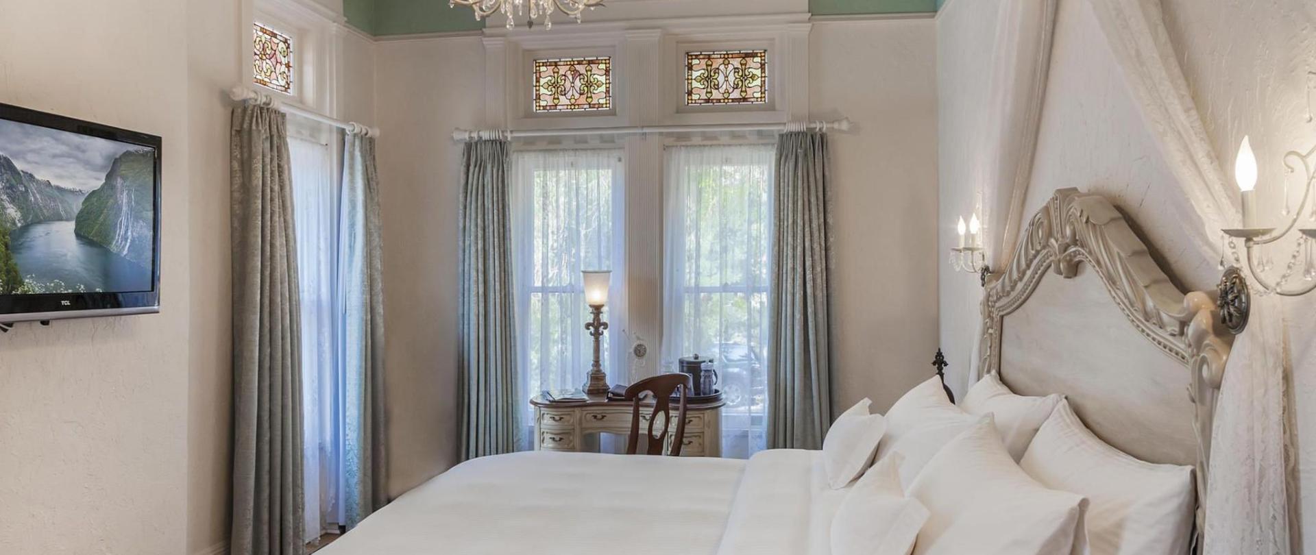 Patterson Inn | Denver, Colorado